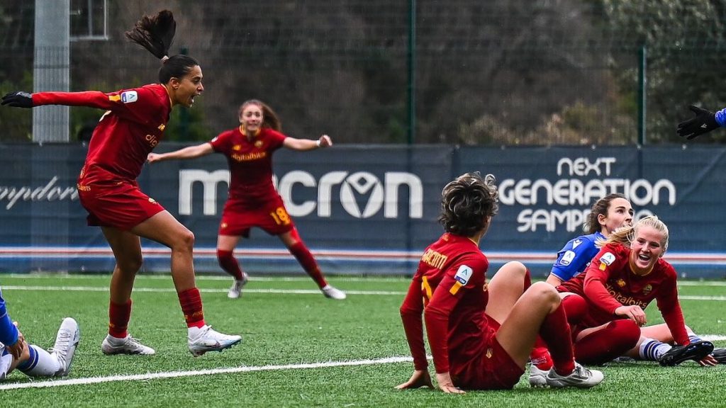 Sampdoria Women, Arcangeli sfida la Roma palla al piede - FOTO - Samp ...