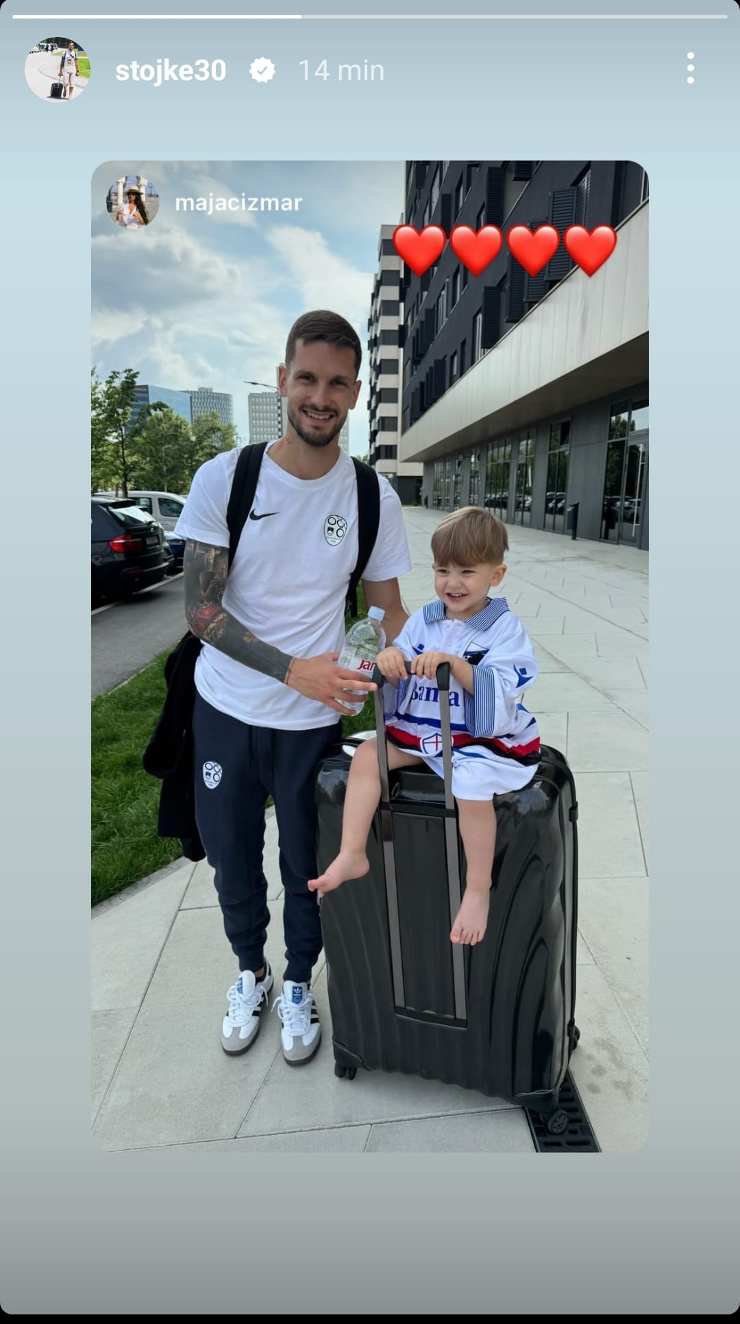 Sampdoria, la foto sui social di Stojanović con il figlio a tinte ...