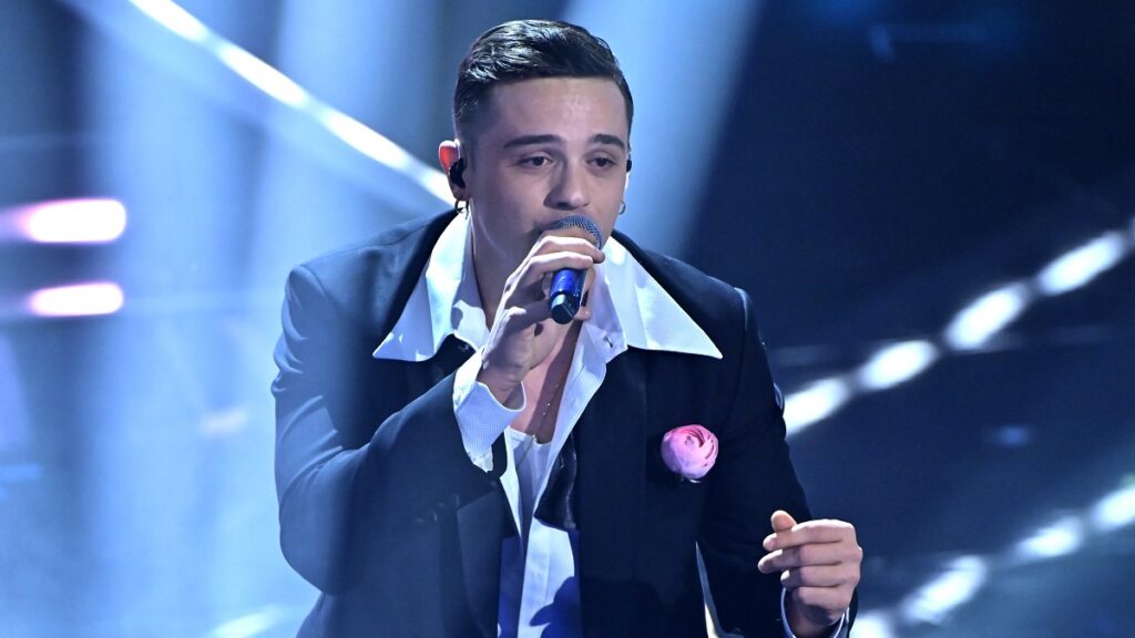 Sampdoria-Genoa, da Lauzi e De Andrè a Olly e Bresh: il legame tra ...